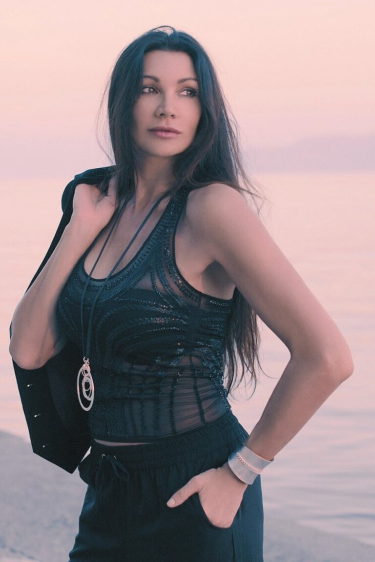 Luisa Corna: Chi è, Età, Altezza, Peso E Vita Privata Della Showgirl ...